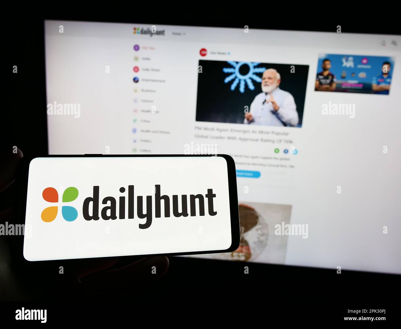 Dailyhunt logo hi-res stock photography and images - Alamy