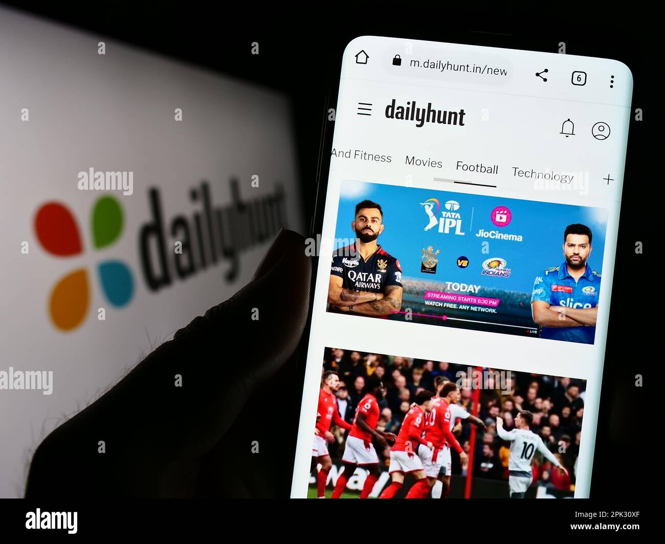 Dailyhunt logo hi-res stock photography and images - Alamy