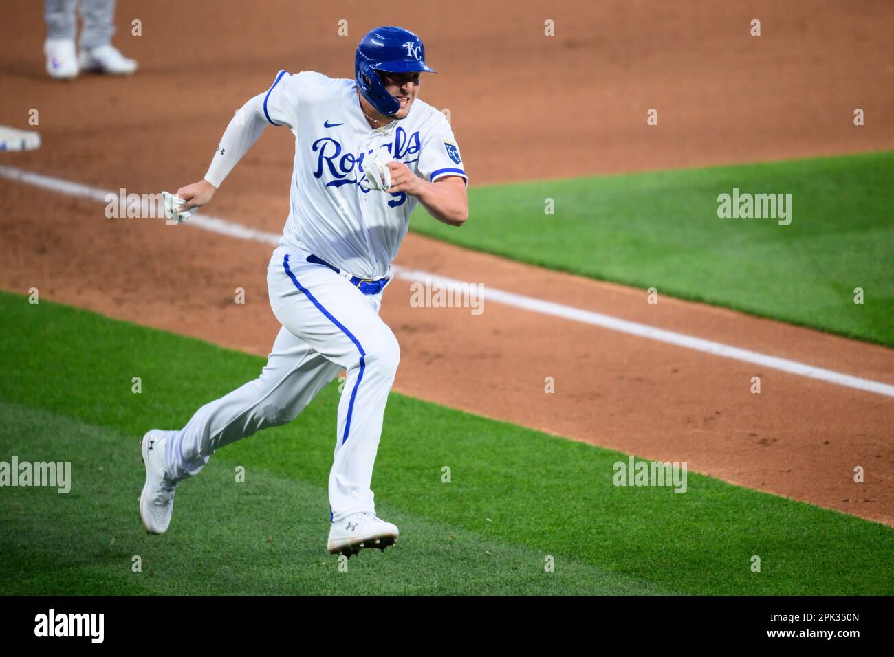 Kansas City Royals' Vinnie Pasquantino sprints home to score against ...