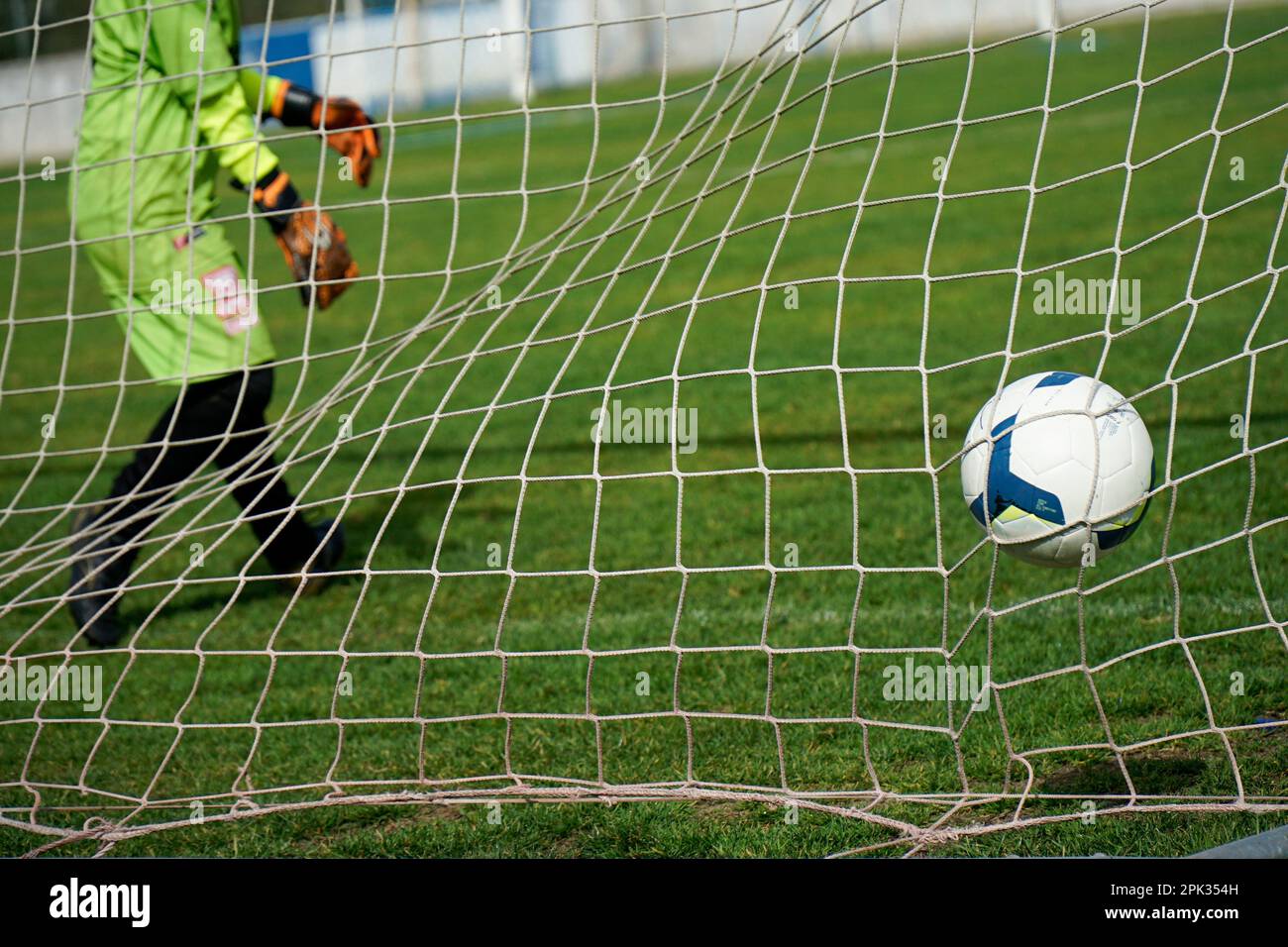 Youth soccer goalkeeper training hi-res stock photography and images ...