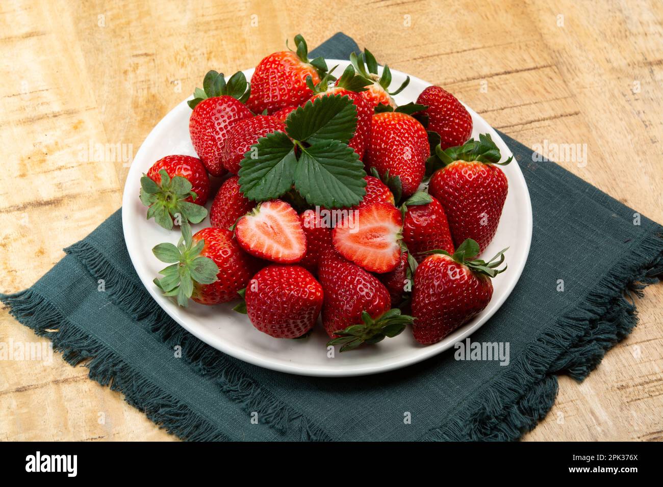Greenhouse strawberry board hi-res stock photography and images - Alamy