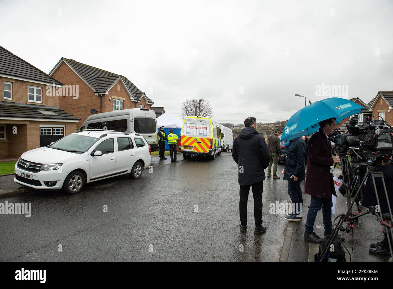 Glasgow, Scotland, UK. 5th Apr, 2023. PICTURED: Police raid the house ...