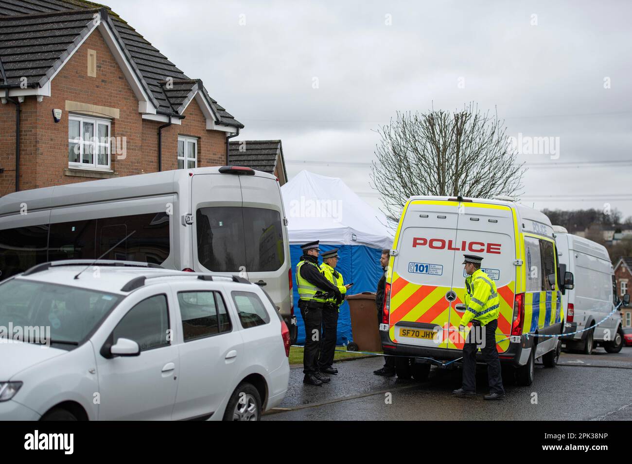 Glasgow, Scotland, UK. 5th Apr, 2023. PICTURED: Police raid the house ...