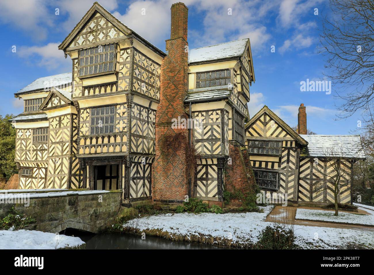 Little Moreton Hall, Cheshire moated 15th-century half-timbered manor ...