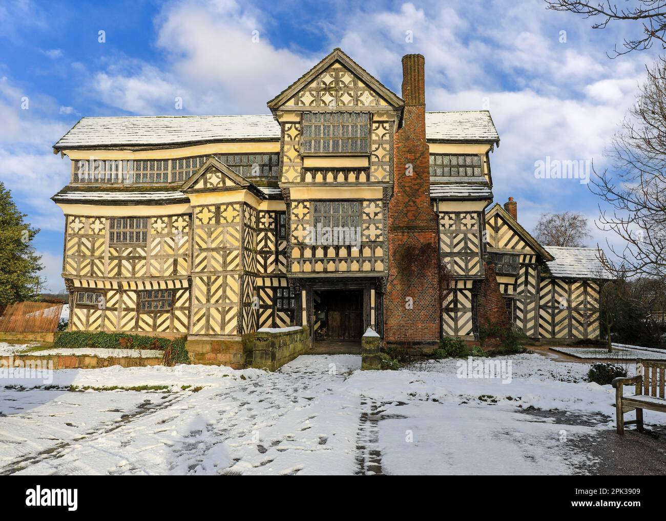 Little Moreton Hall, Cheshire moated 15th-century half-timbered manor ...
