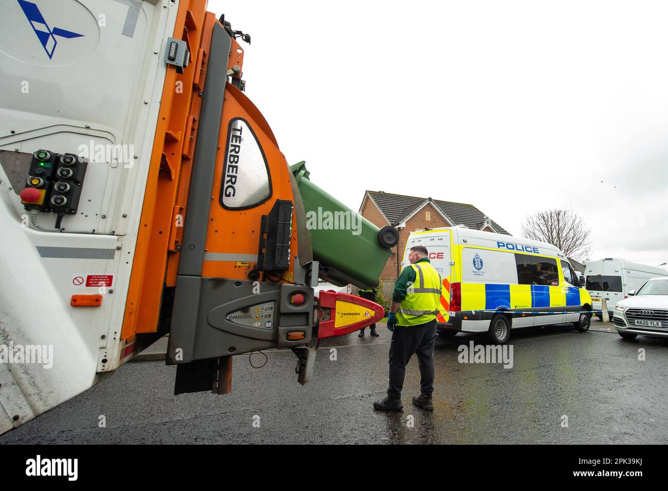 Glasgow, Scotland, UK. 5th Apr, 2023. PICTURED: Police raid the house ...