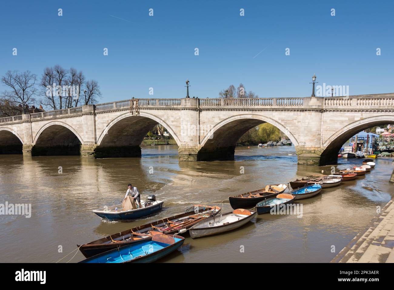 18th century stone arch bridge hi-res stock photography and images - Alamy
