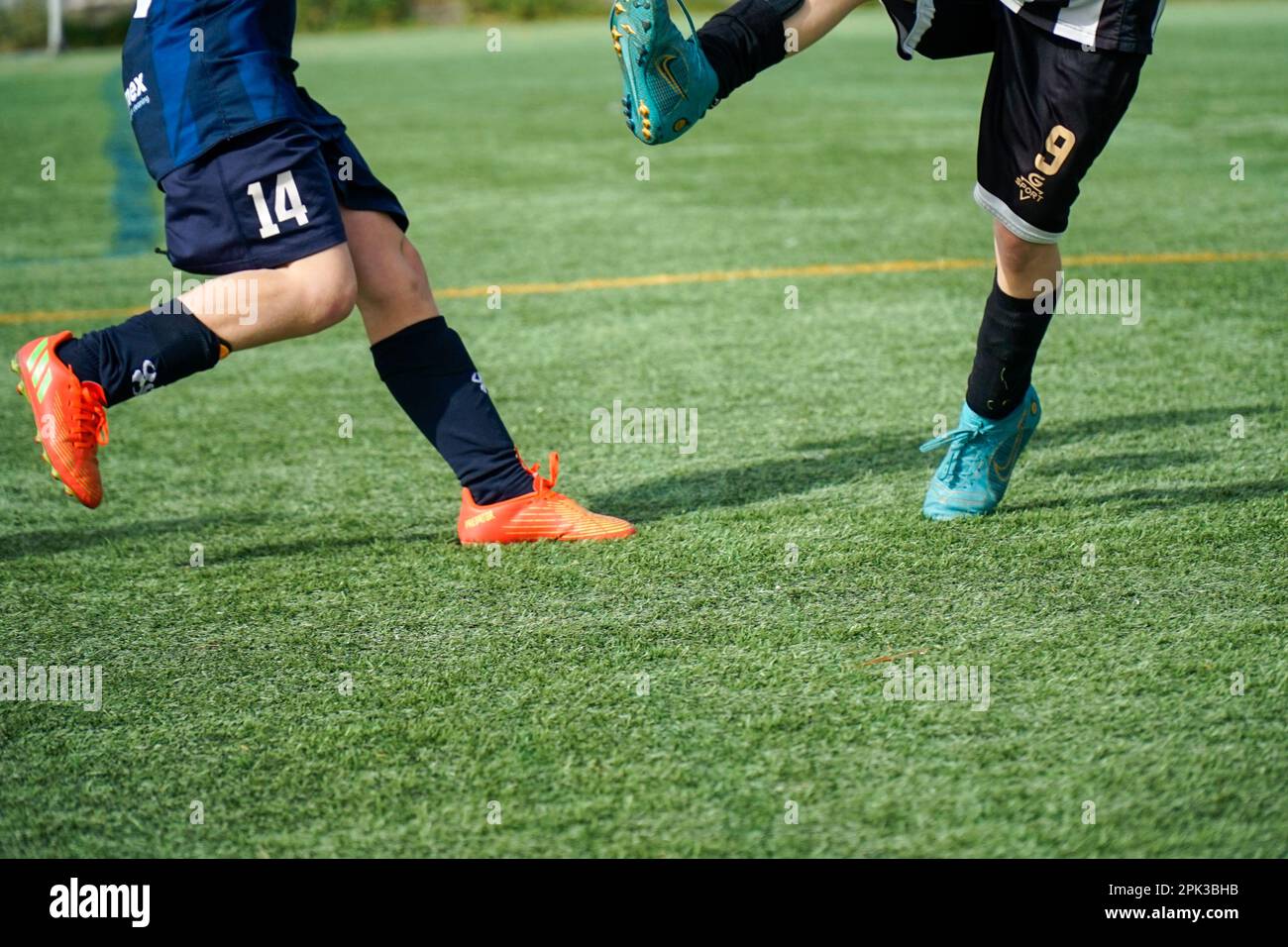 Kids competing in sports stadium hi-res stock photography and images ...