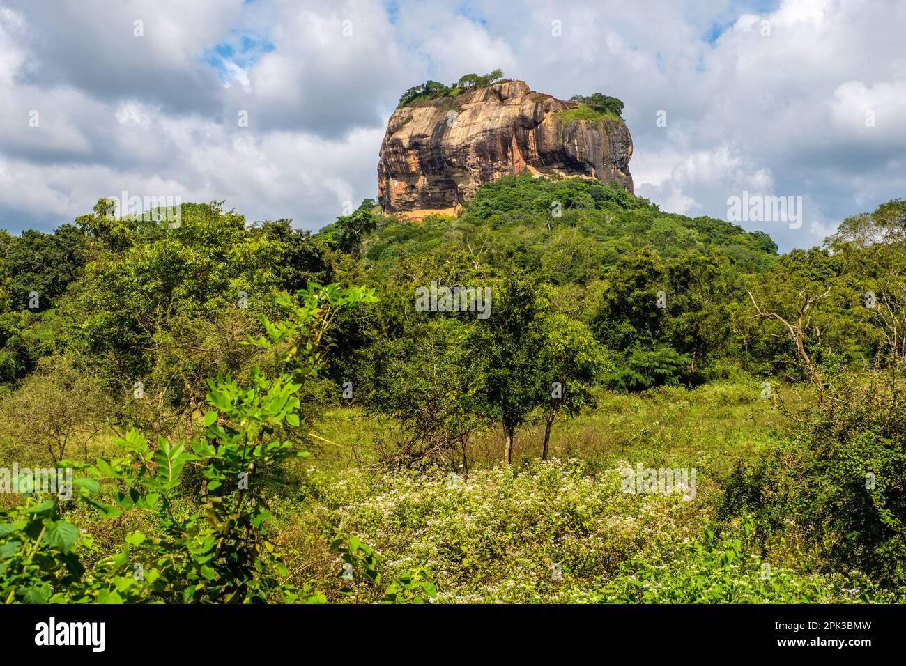 Lion Rock at Sigiriya ( or Sinhagiri ) in Sri Lanka Stock Photo - Alamy