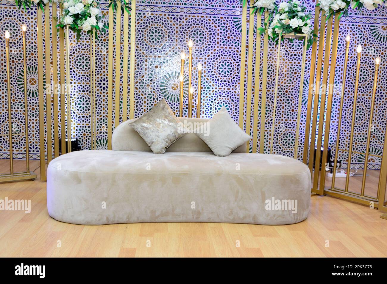 Indian wedding sofa hi-res stock photography and images - Alamy