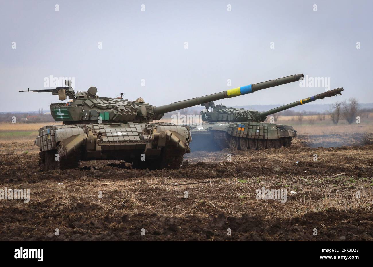 Ukrainian army tanks exercise as soldiers check the readiness of ...