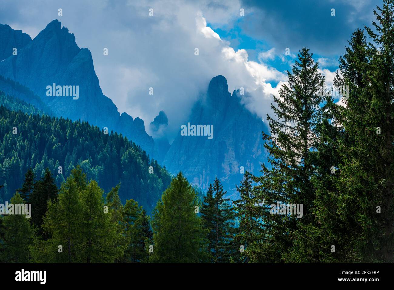 Val Fiscalina. Frame of the Sesto Dolomites Stock Photo - Alamy