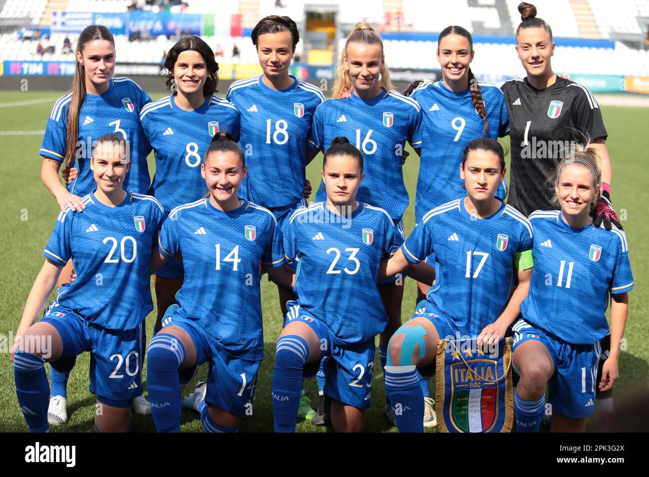 U19 hi-res stock photography and images - Alamy