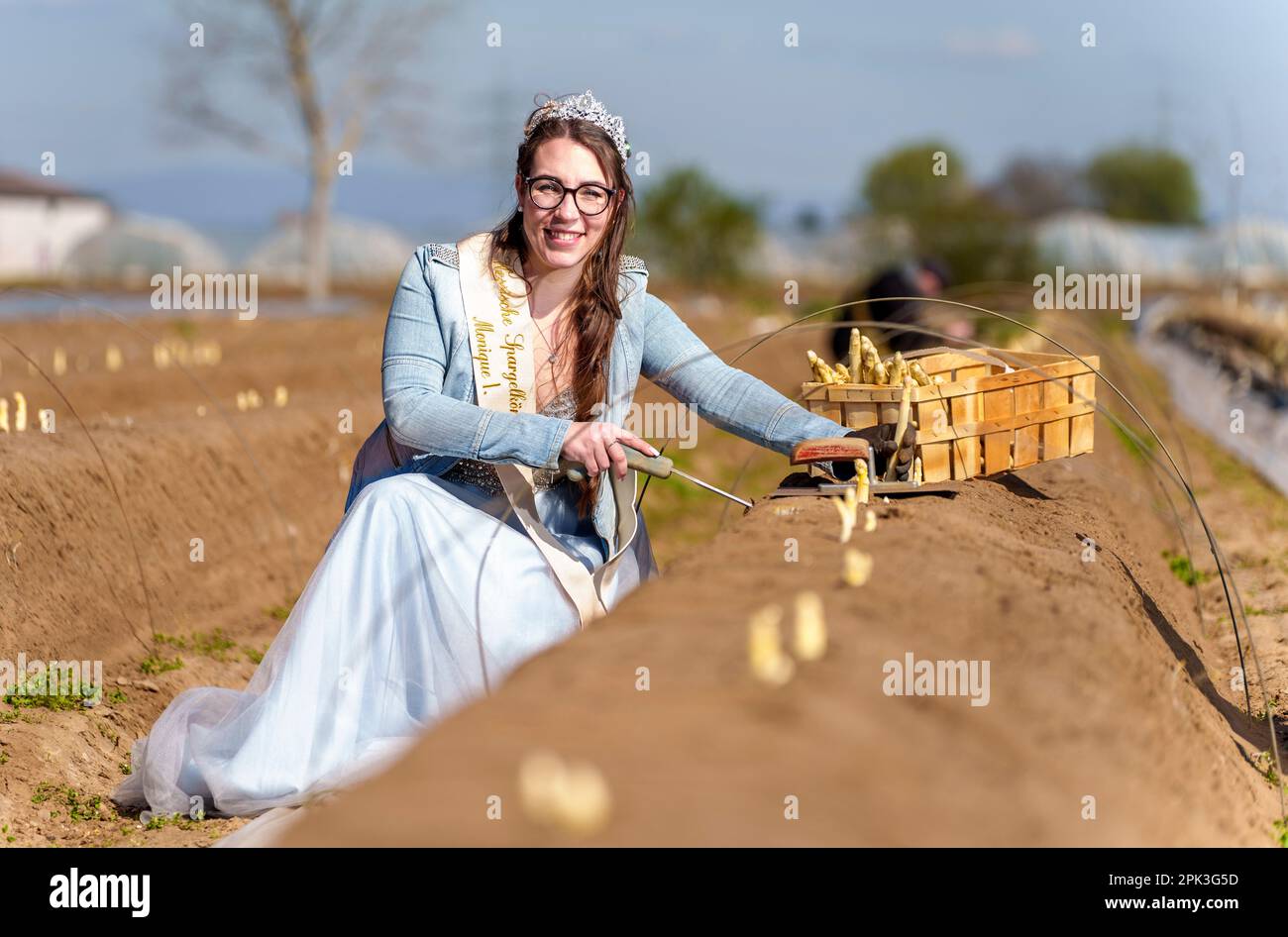 Weiterstadt, Germany. 05th Apr, 2023. Asparagus Queen Monique I stings ...