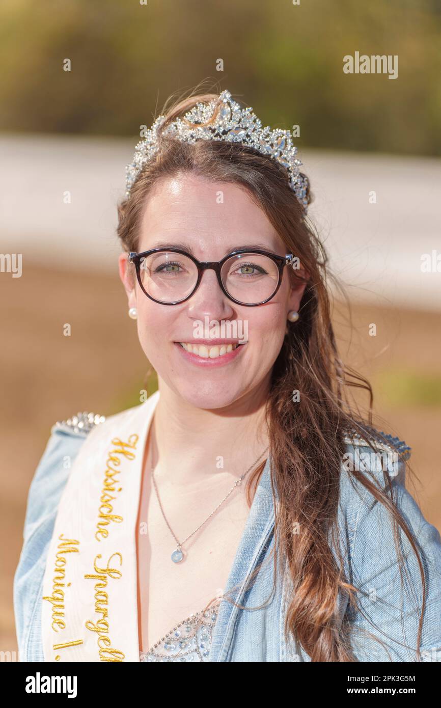 Weiterstadt, Germany. 05th Apr, 2023. Asparagus Queen Monique I stands ...