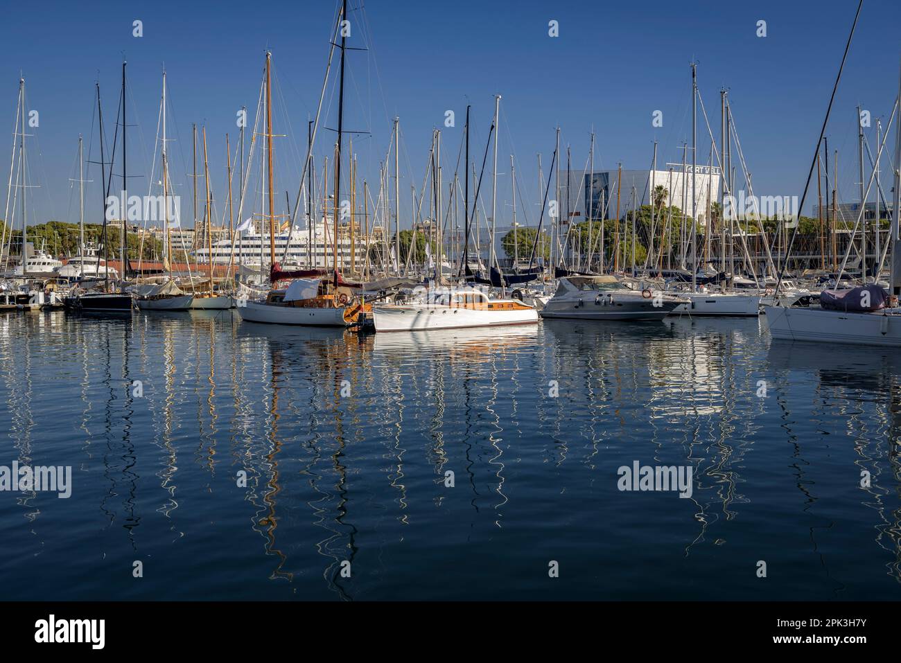 Boats moored at Port Vell (old port) of Barcelona (Catalonia, Spain ...
