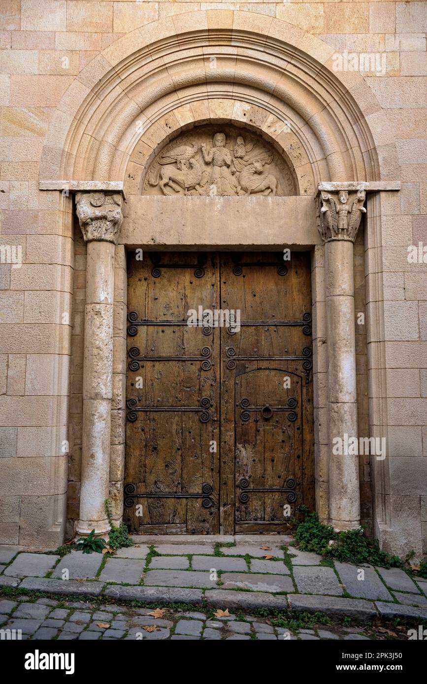 Detail of the door of the "Conventet" (convent) of the Pedralbes ...