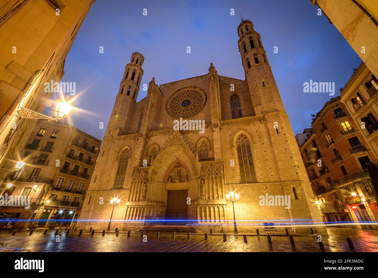 Facade of the Basilica of Santa Maria del Mar at night and blue hour ...