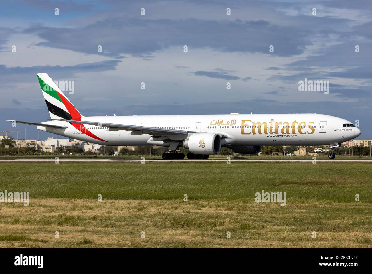 Emirates Boeing 777-31H-ER (REG: A6-ENL) preparing for take off from ...