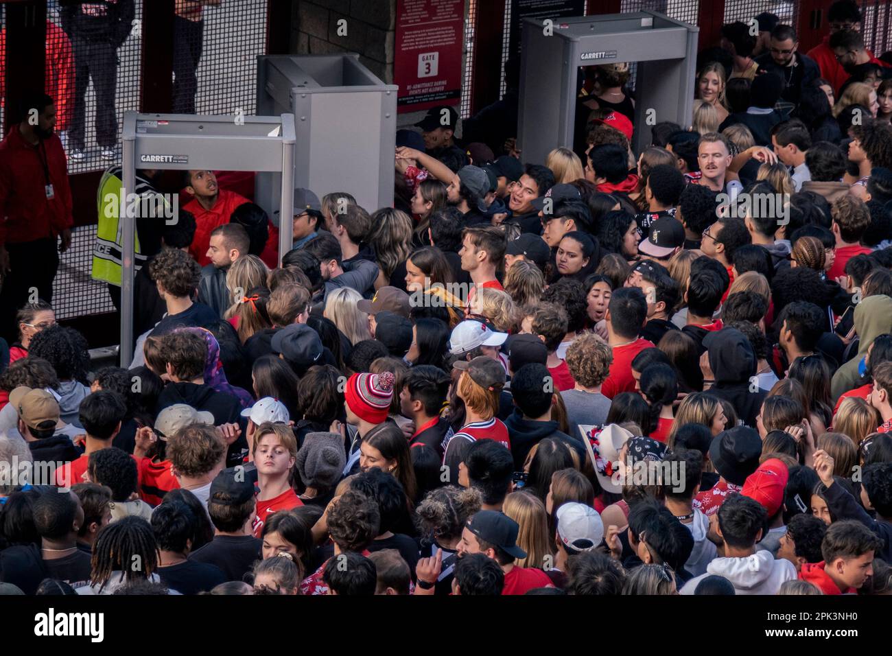 Tense crowd hi-res stock photography and images - Alamy