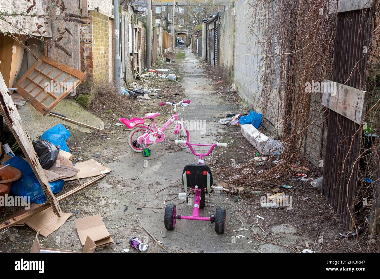 Dirty bikes hi-res stock photography and images - Alamy