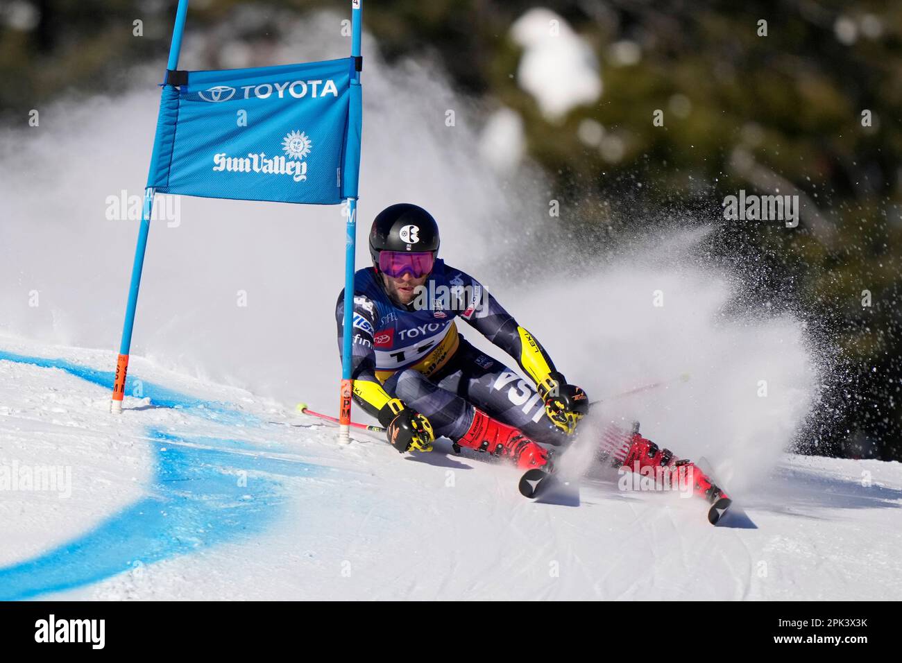 Kyle Negomir competes in the men's giant slalom ski race during the U.S ...