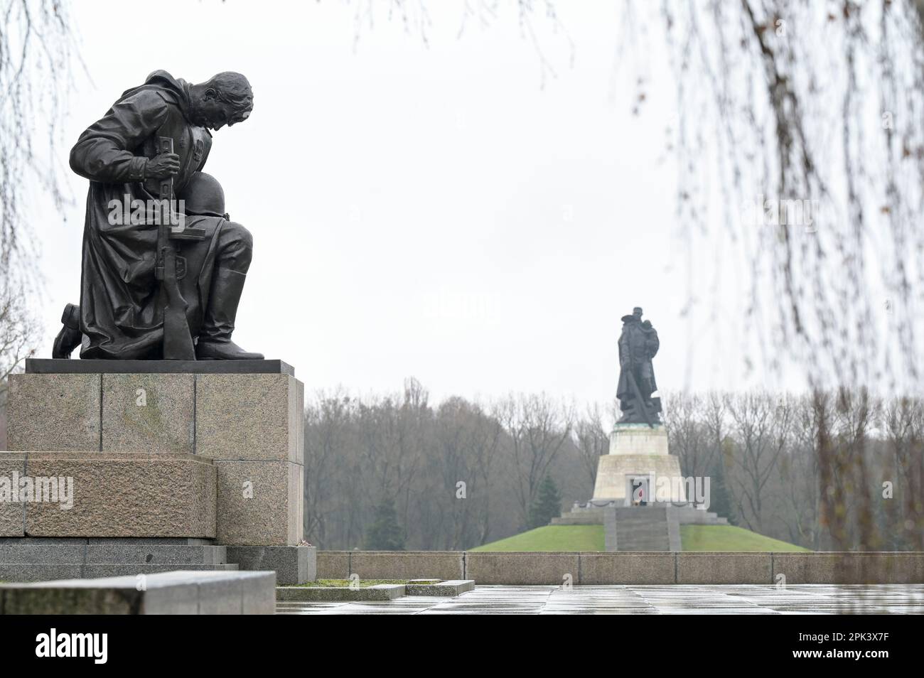 GERMANY, former East-Berlin, Treptow, soviet world war II memorial and ...