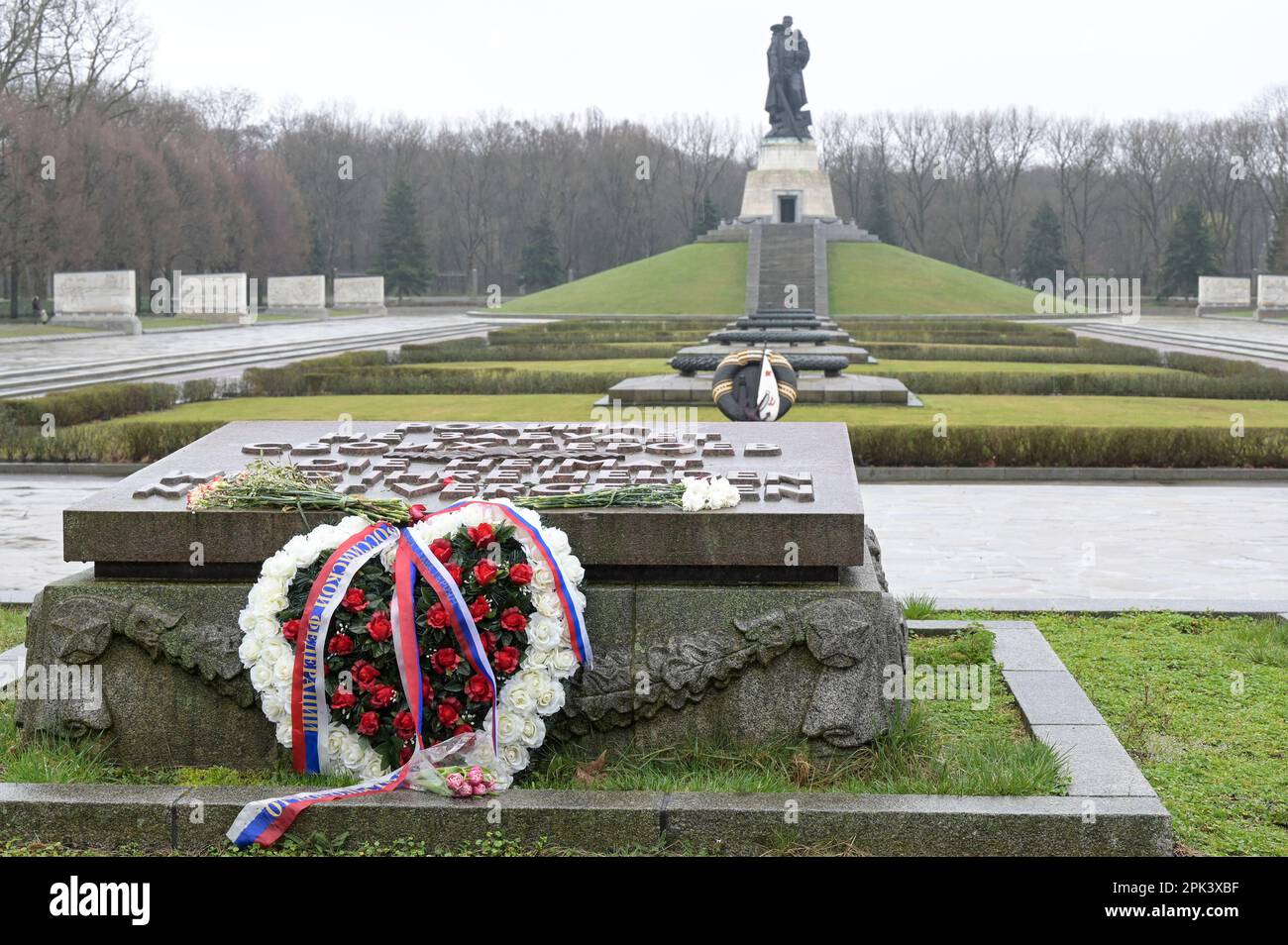 GERMANY, former East-Berlin, Treptow, soviet world war II memorial and ...