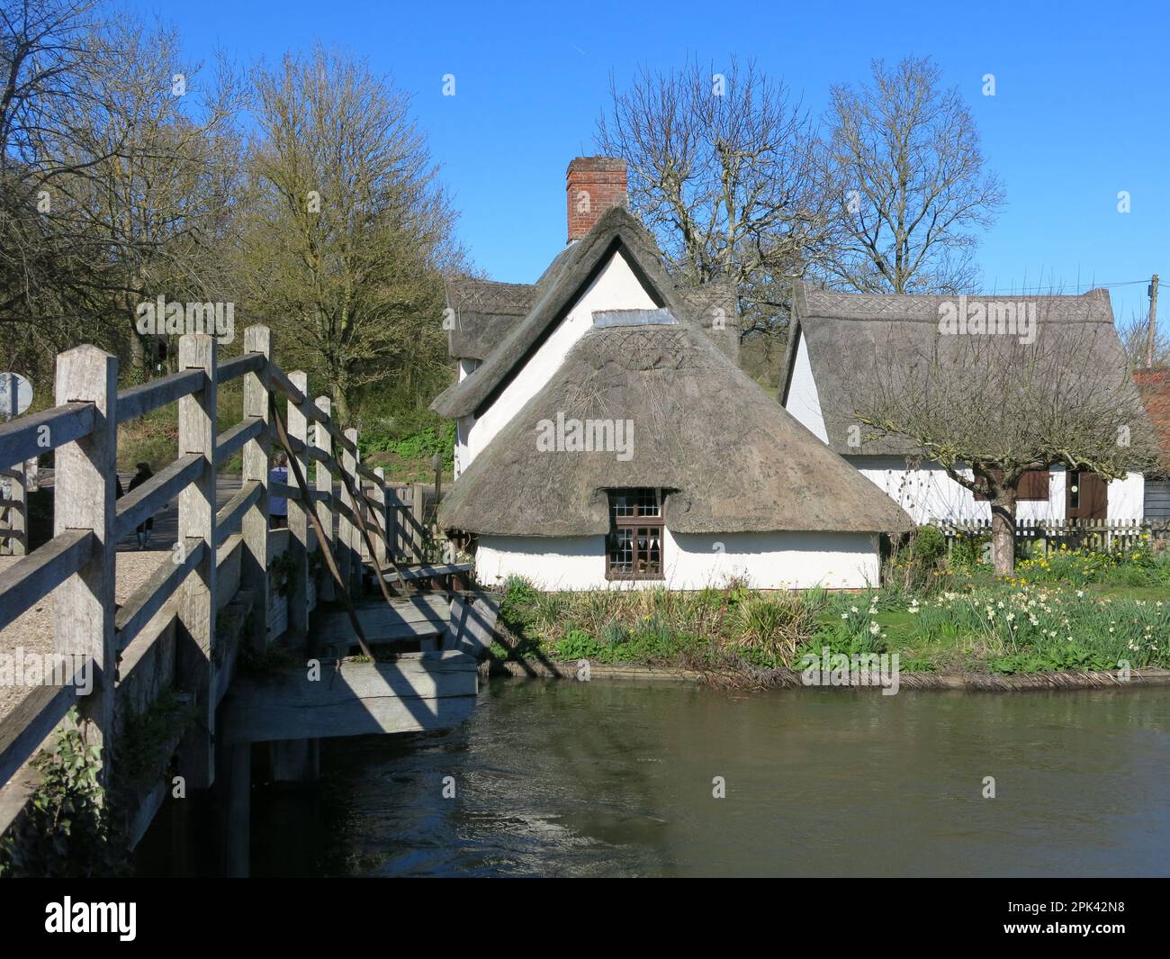 Dedham Vale in Suffolk: view of Bridge Cottage with its thatched roof ...