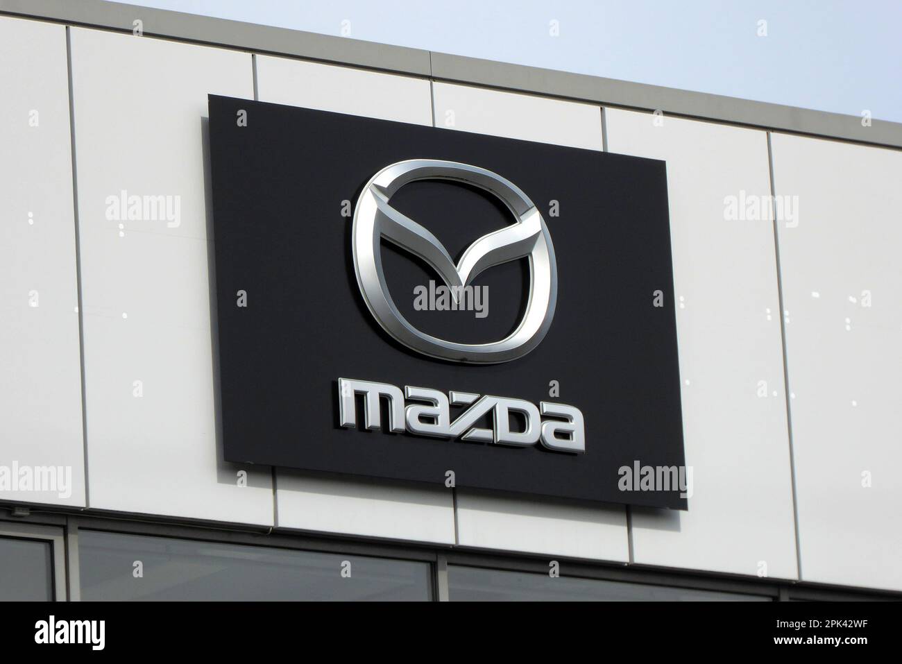 Mazda / Schriftzug / Logo Stock Photo - Alamy