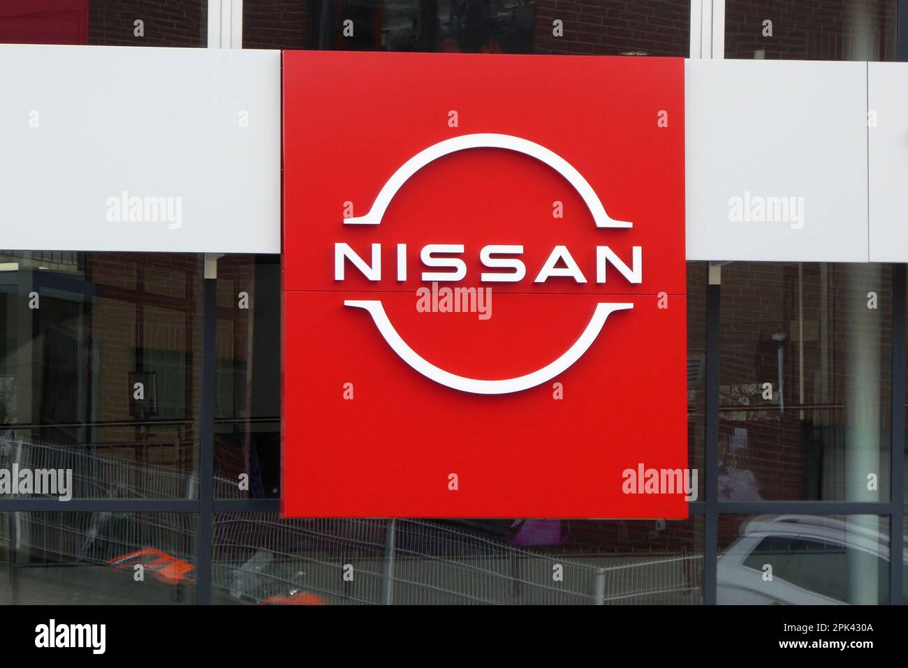 Nissan / Schriftzug / Logo Stock Photo - Alamy