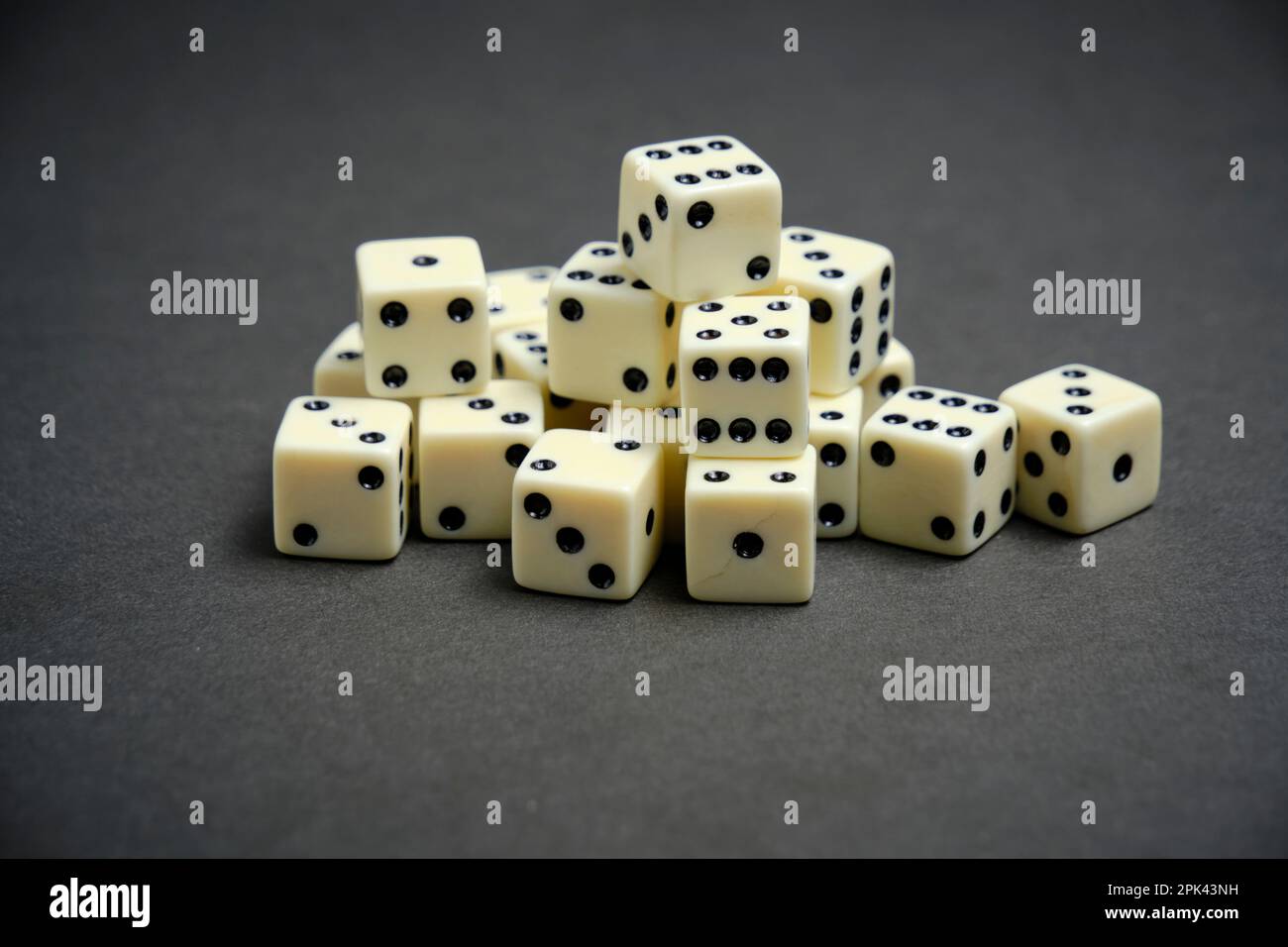 Ivory dice hi-res stock photography and images - Alamy