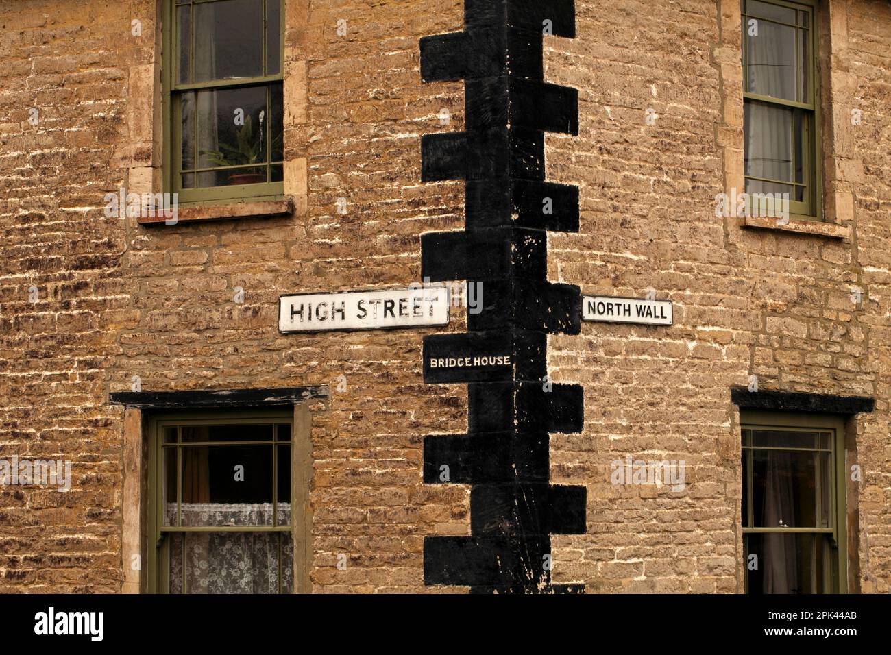 High street and North Wall road signs on Bridge House, Cricklade ...