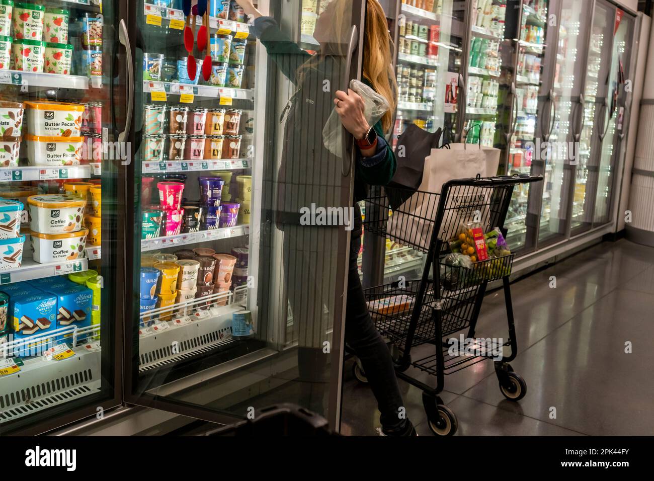 Ice cream inflation hi-res stock photography and images - Alamy