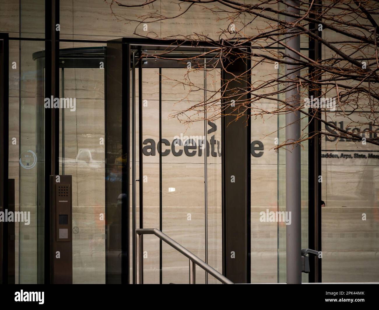 Logo of accenture company hi-res stock photography and images - Alamy