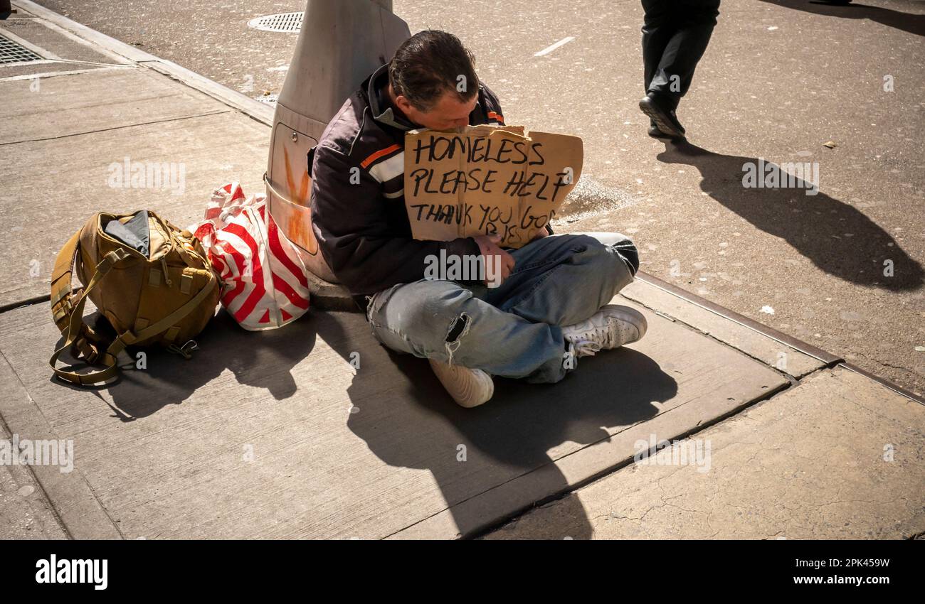 Homeless 2023 new york hi-res stock photography and images - Alamy