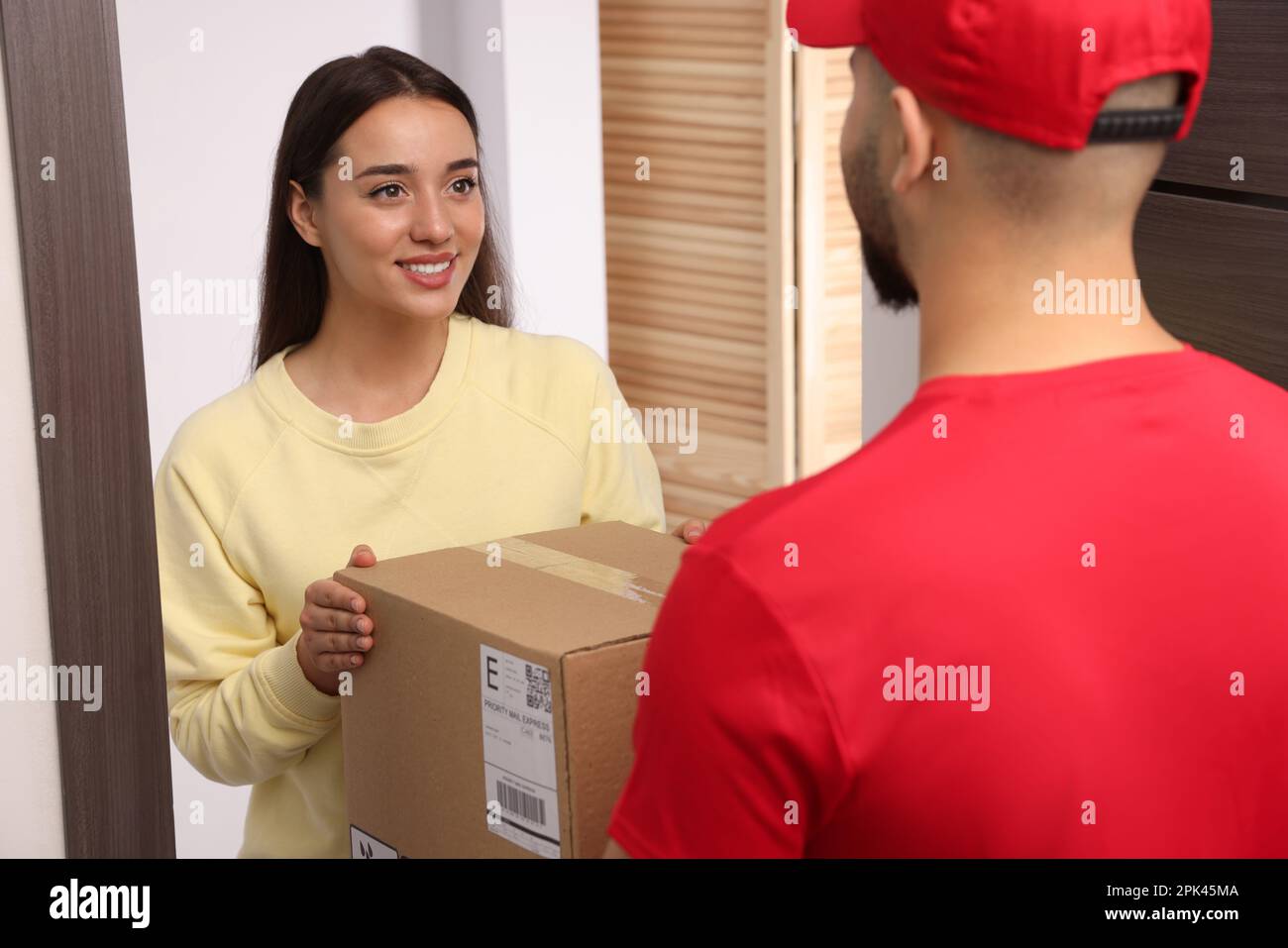 Receiving mail from home hi-res stock photography and images - Alamy