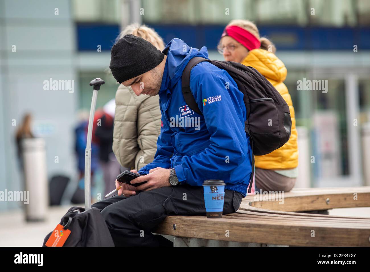 King cross london workers hi-res stock photography and images - Alamy