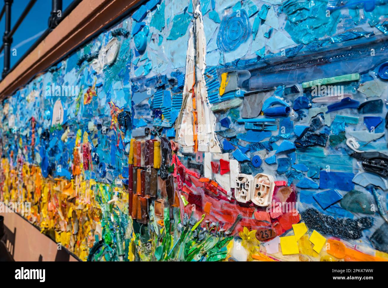 Recycled waste artwork hi-res stock photography and images - Alamy