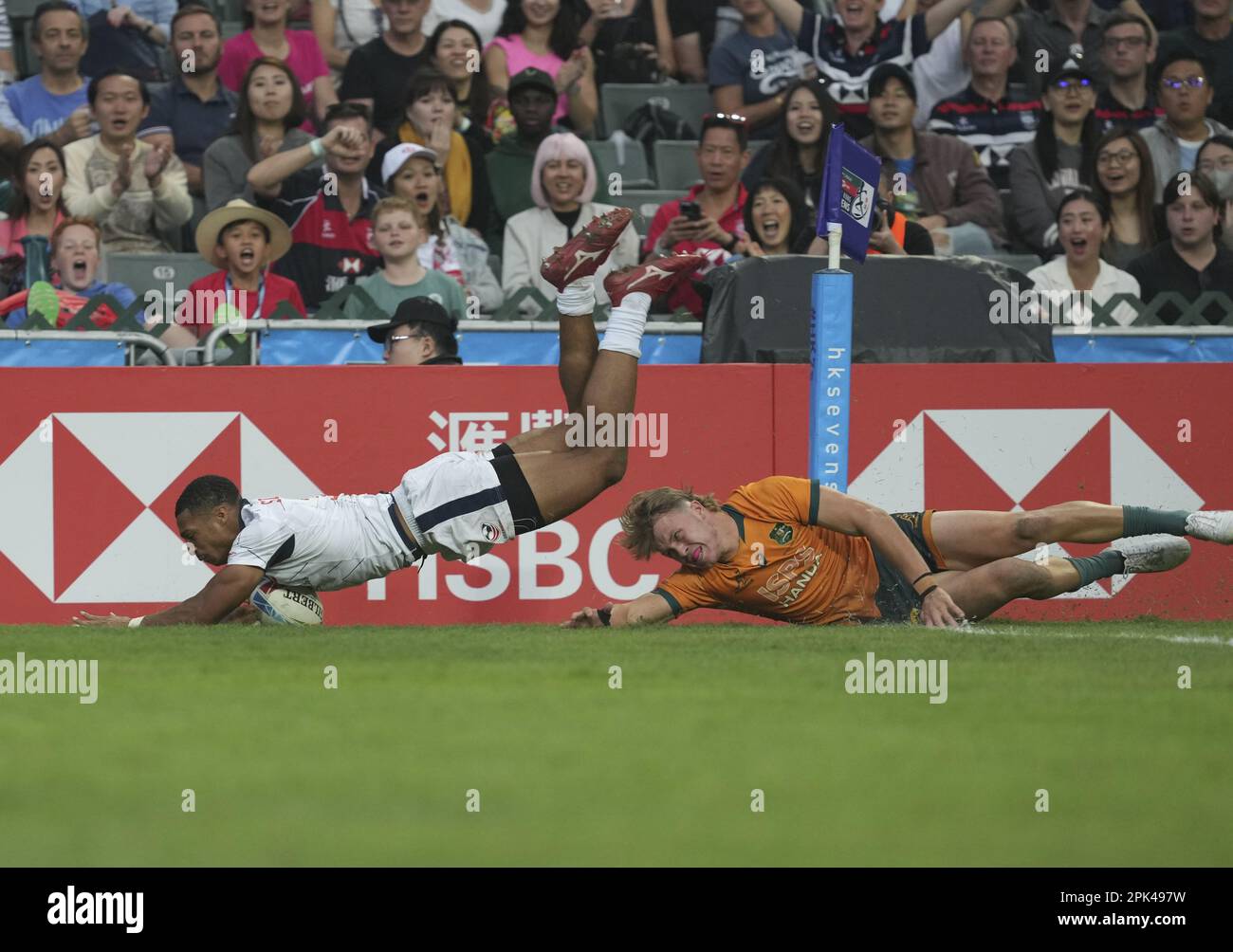 ***FOR NON-COMMERCIAL USE ONLY*** David Still of the USA goes for a try ...