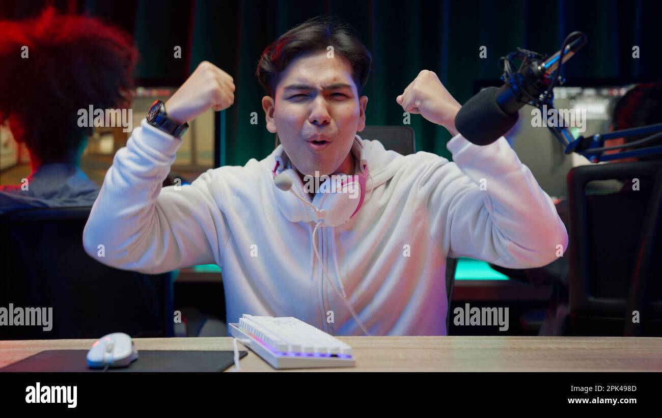 Game streamer using pc hi-res stock photography and images - Alamy