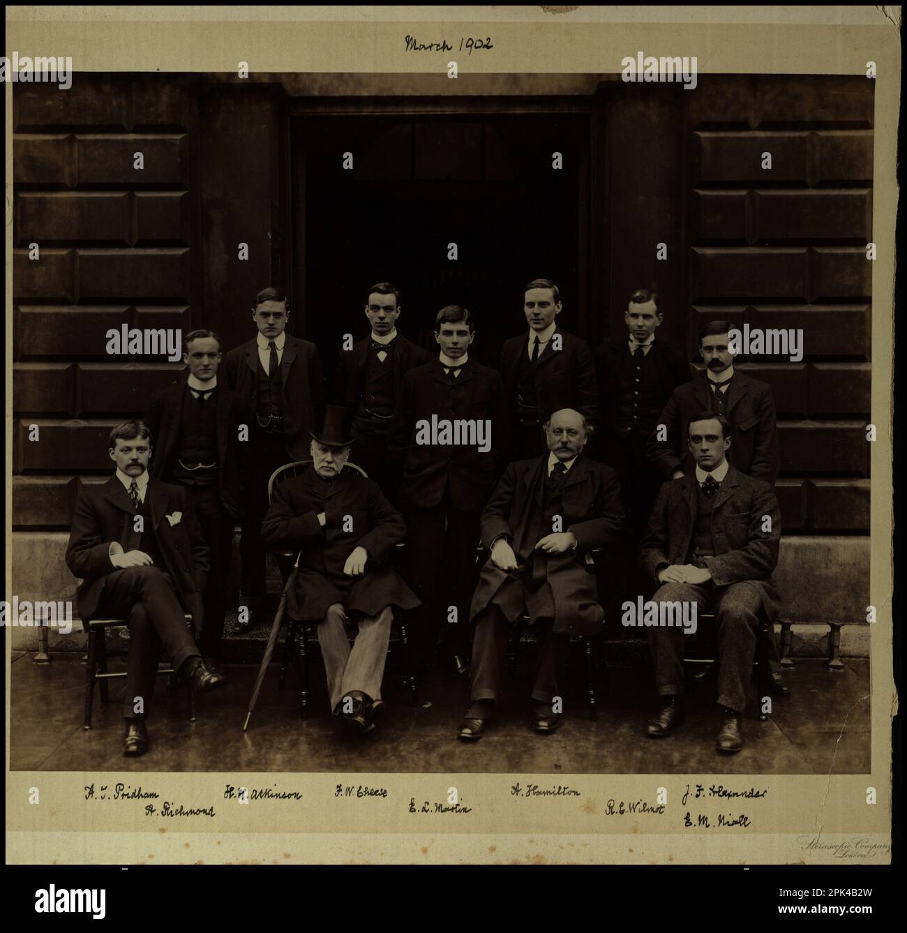 Photograph from Photo of Gee and his team Stock Photo - Alamy