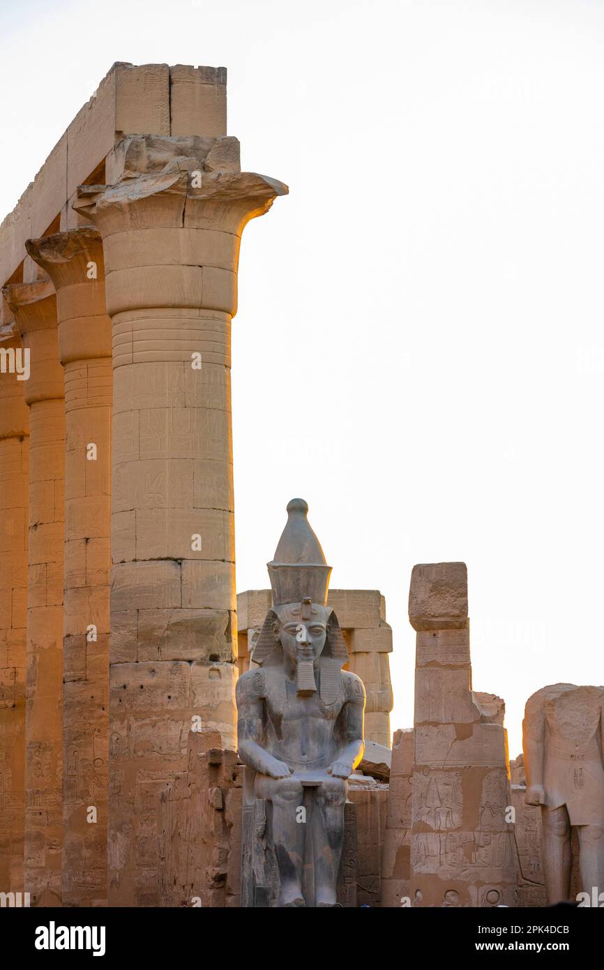 Colossus of ramesses ll hi-res stock photography and images - Alamy