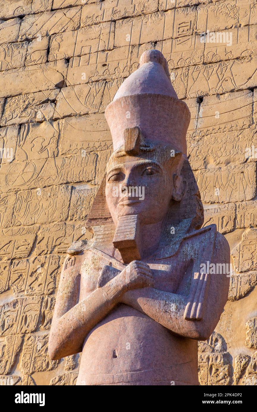 Colossus of ramesses ll hi-res stock photography and images - Alamy
