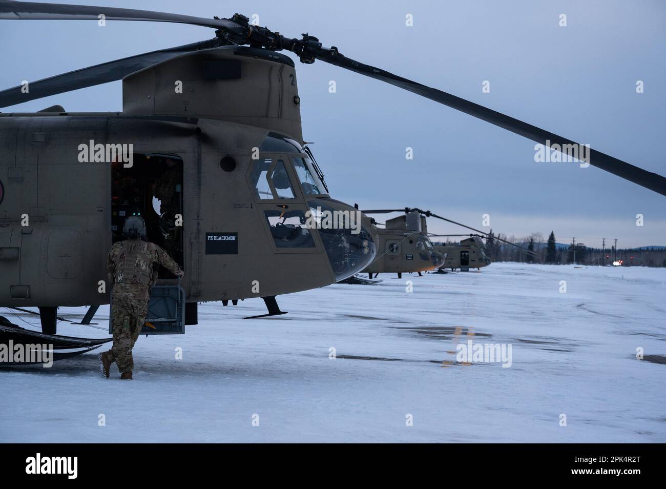 U.S. Army Soldiers assigned to Bravo Company, 1st Battalion, 52nd ...