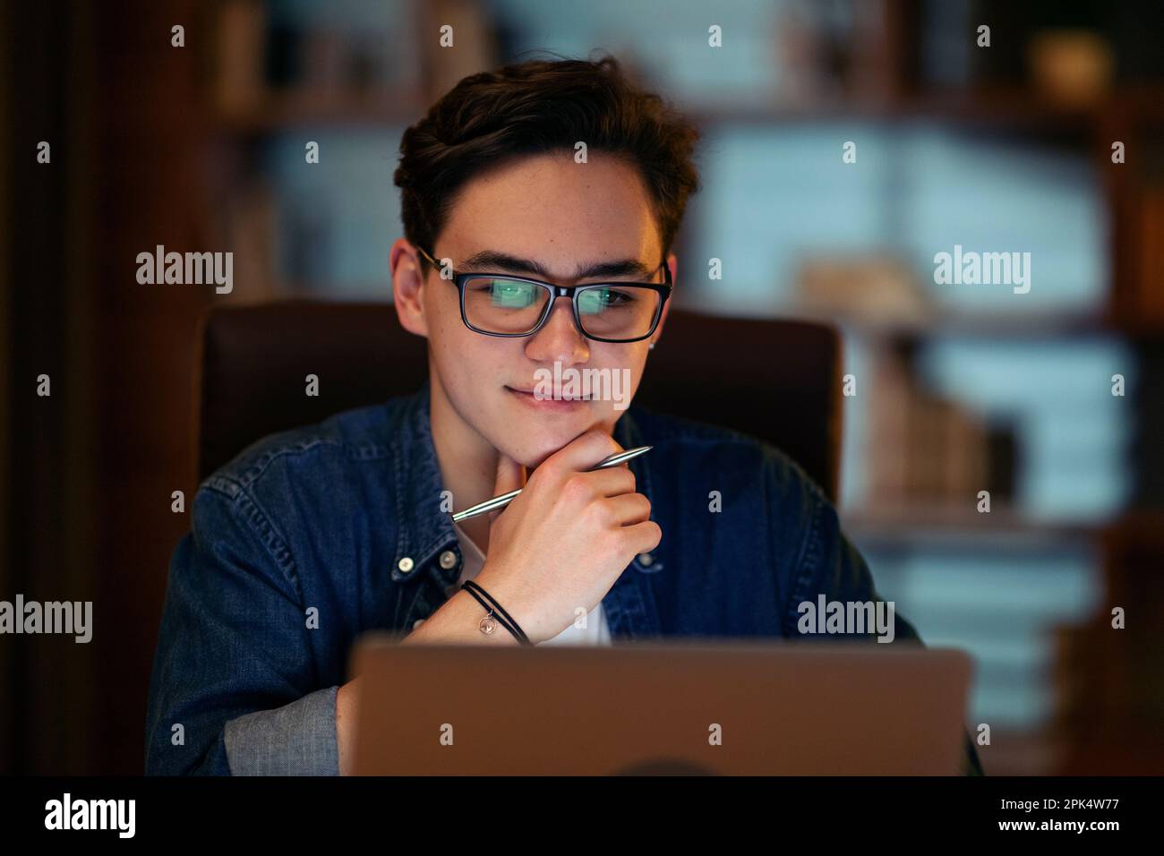 Working alone at night office hi-res stock photography and images - Alamy