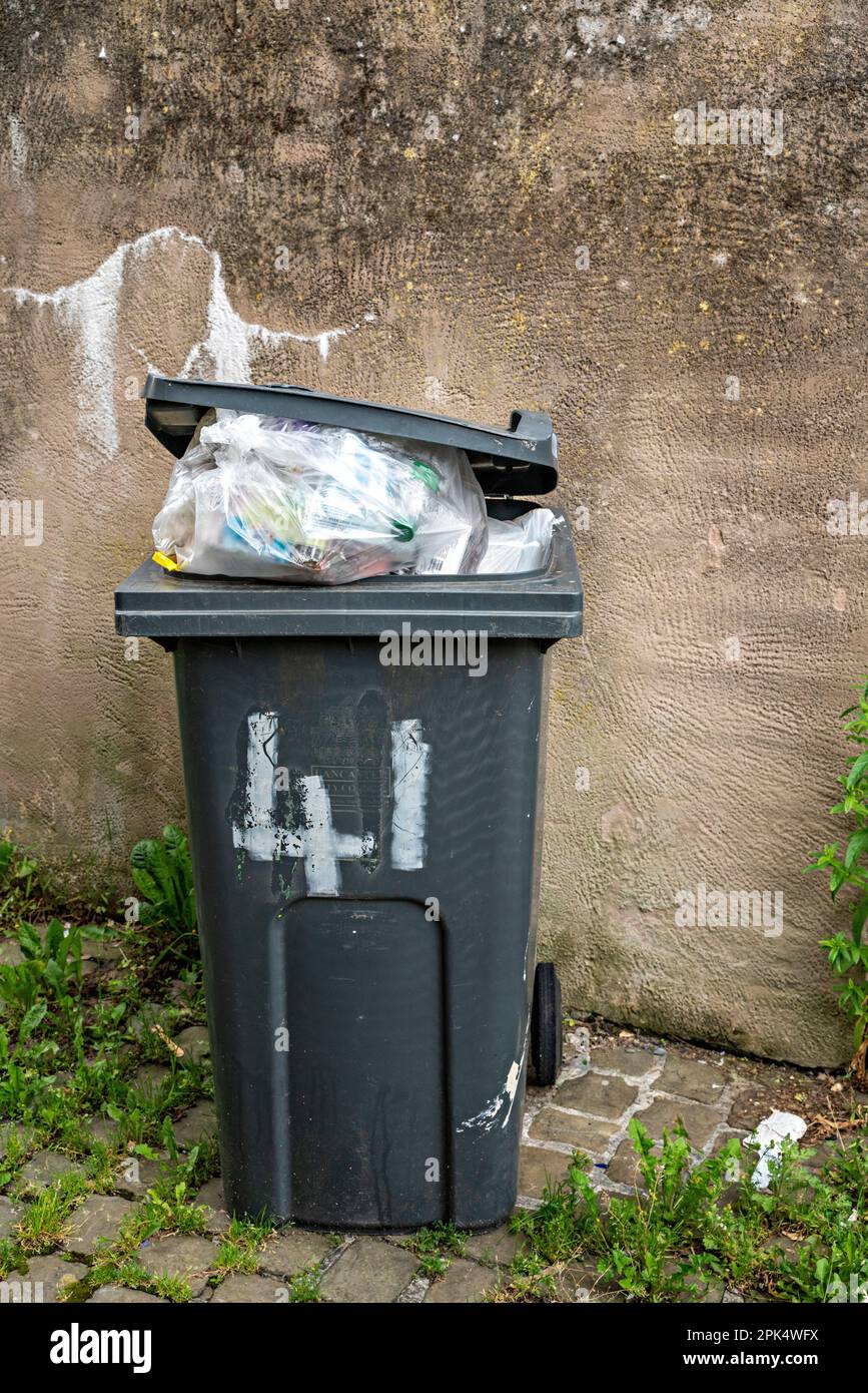 Refuse container hi-res stock photography and images - Alamy