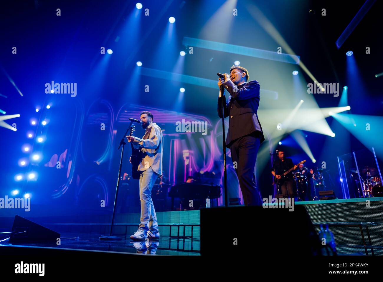 ROTTERDAM - Singers Nick & Simon during their first farewell concert in ...