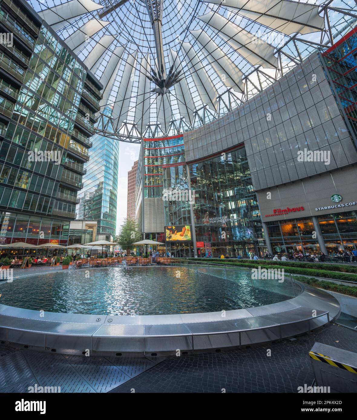 Sony center hi-res stock photography and images - Alamy