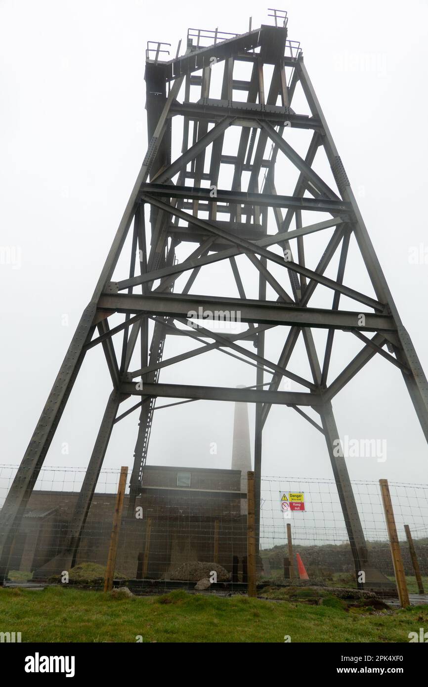 Allens Shaft, Modern head gaer, head frame 1985 Stock Photo - Alamy